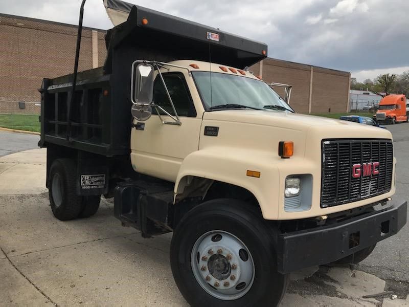 2000 GMC TOPKICK C8500 - Dovell & Williams